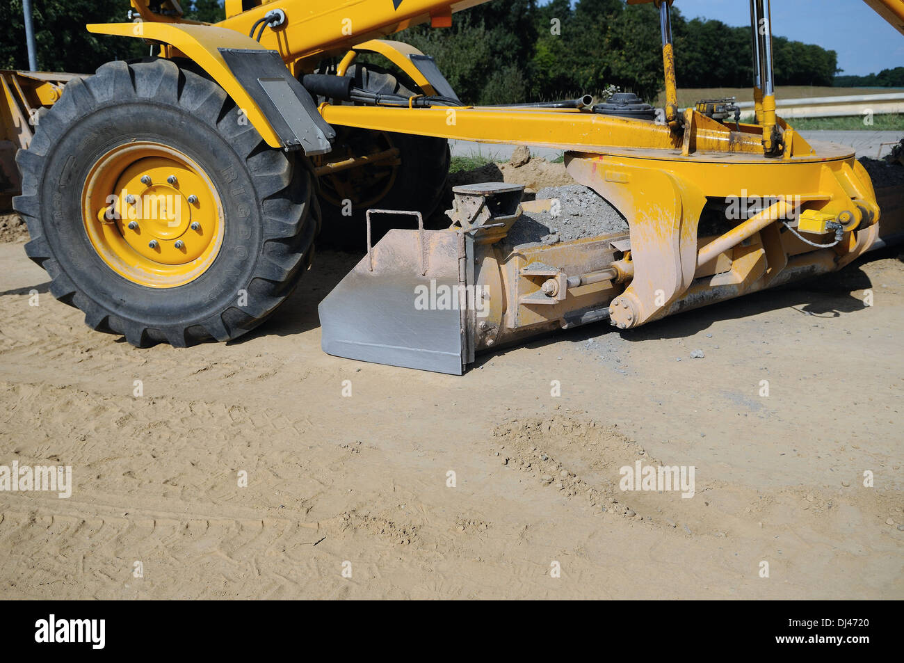 Earth mover wheel hi-res stock photography and images - Alamy