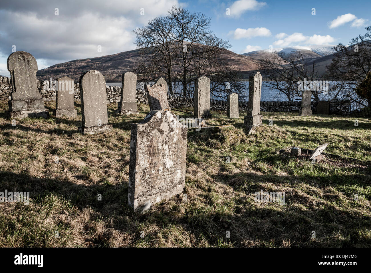 Headstone sun hi-res stock photography and images - Alamy