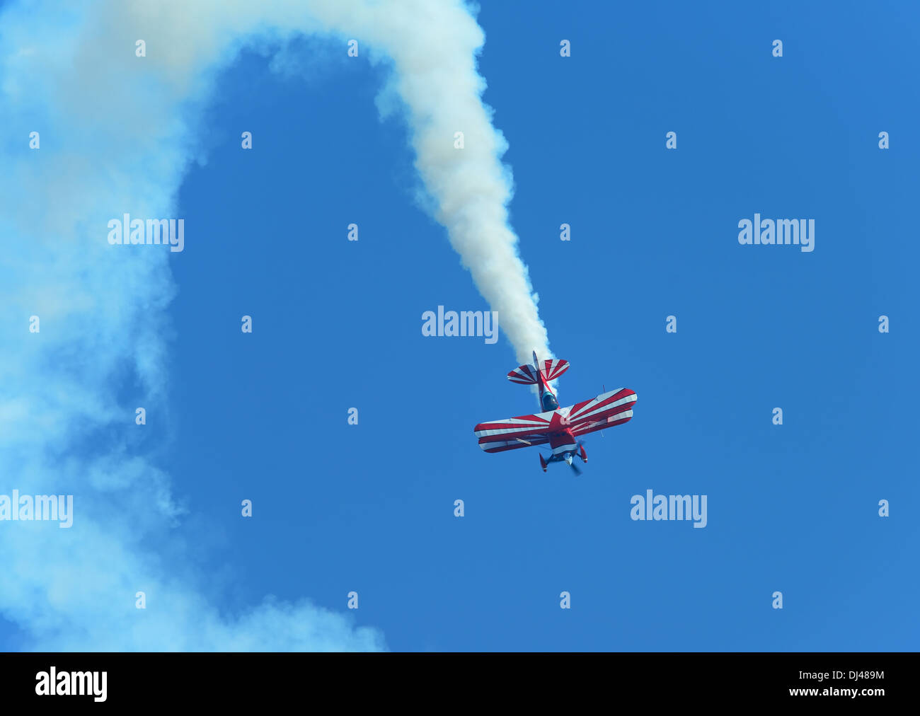 Pitts S2S aerobatic stunt biplane G-EWIZ, flown by Richard Goodwin ...