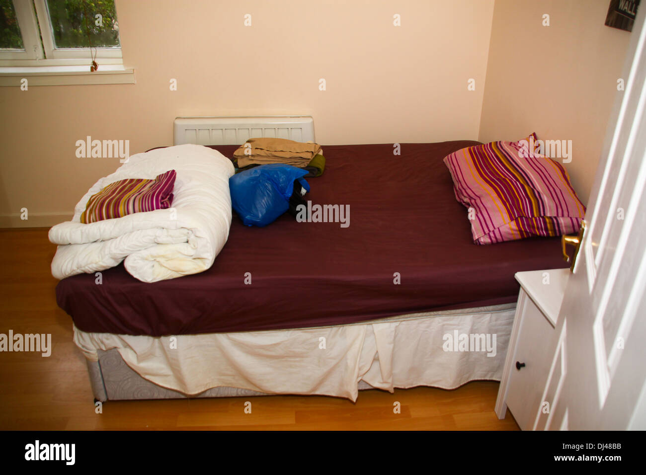 Empty bedroom hi-res stock photography and images - Alamy