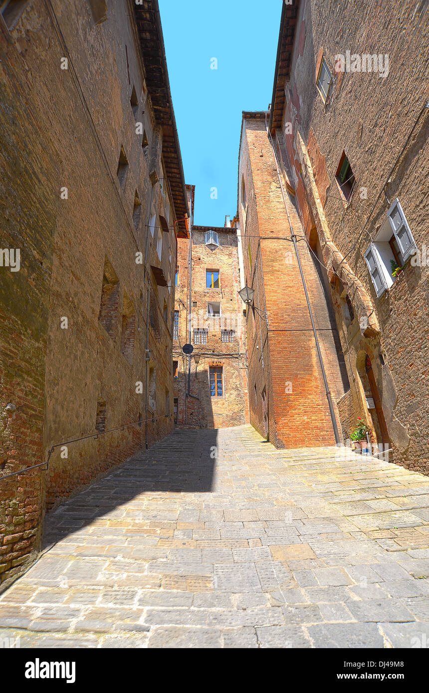 Old broken buildings hi-res stock photography and images - Alamy