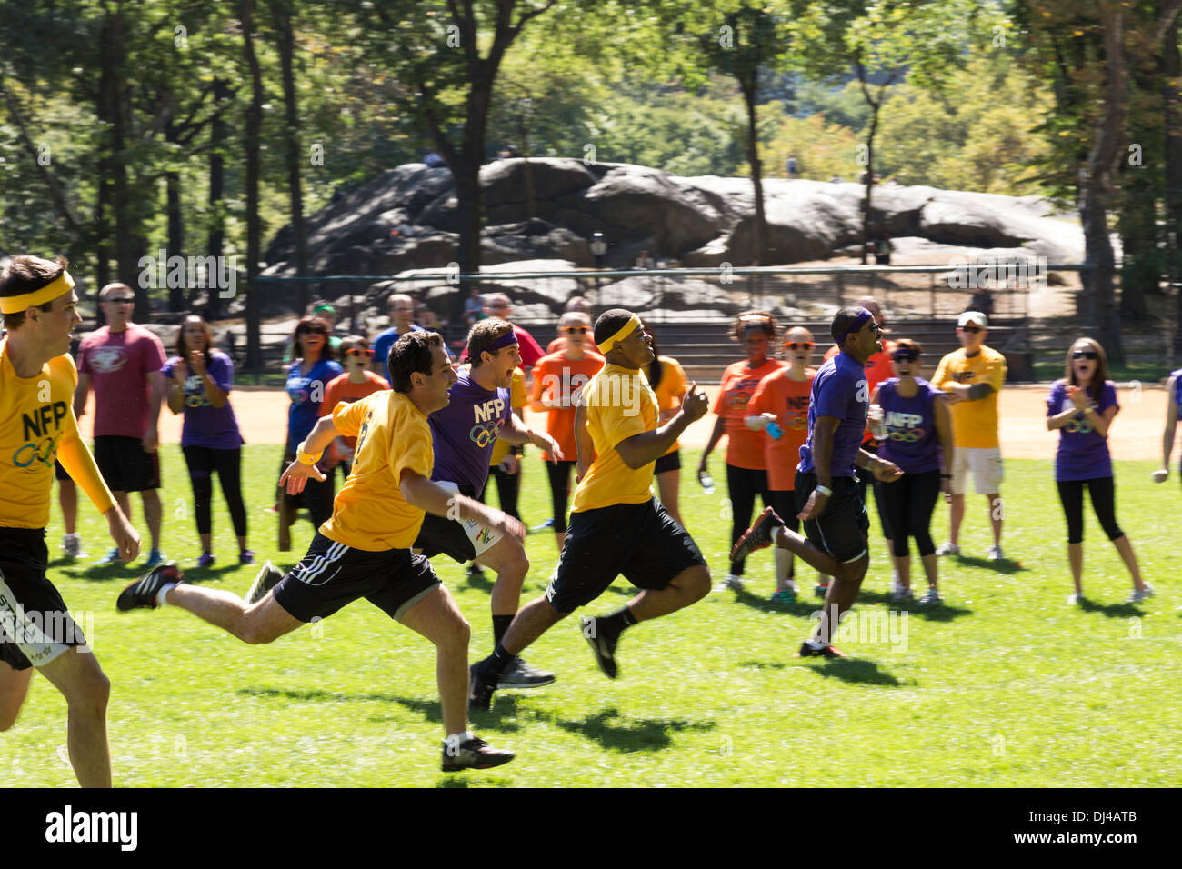 Runners competing in central park hi-res stock photography and images ...