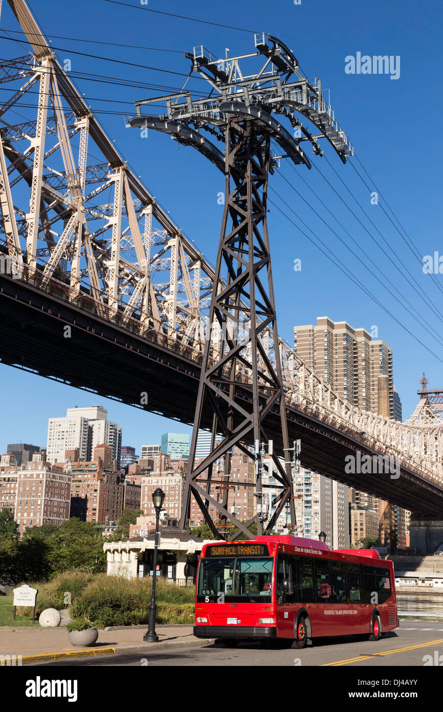The Ed Koch Queensboro Bridge Crosses the East River, NYC Stock Photo ...