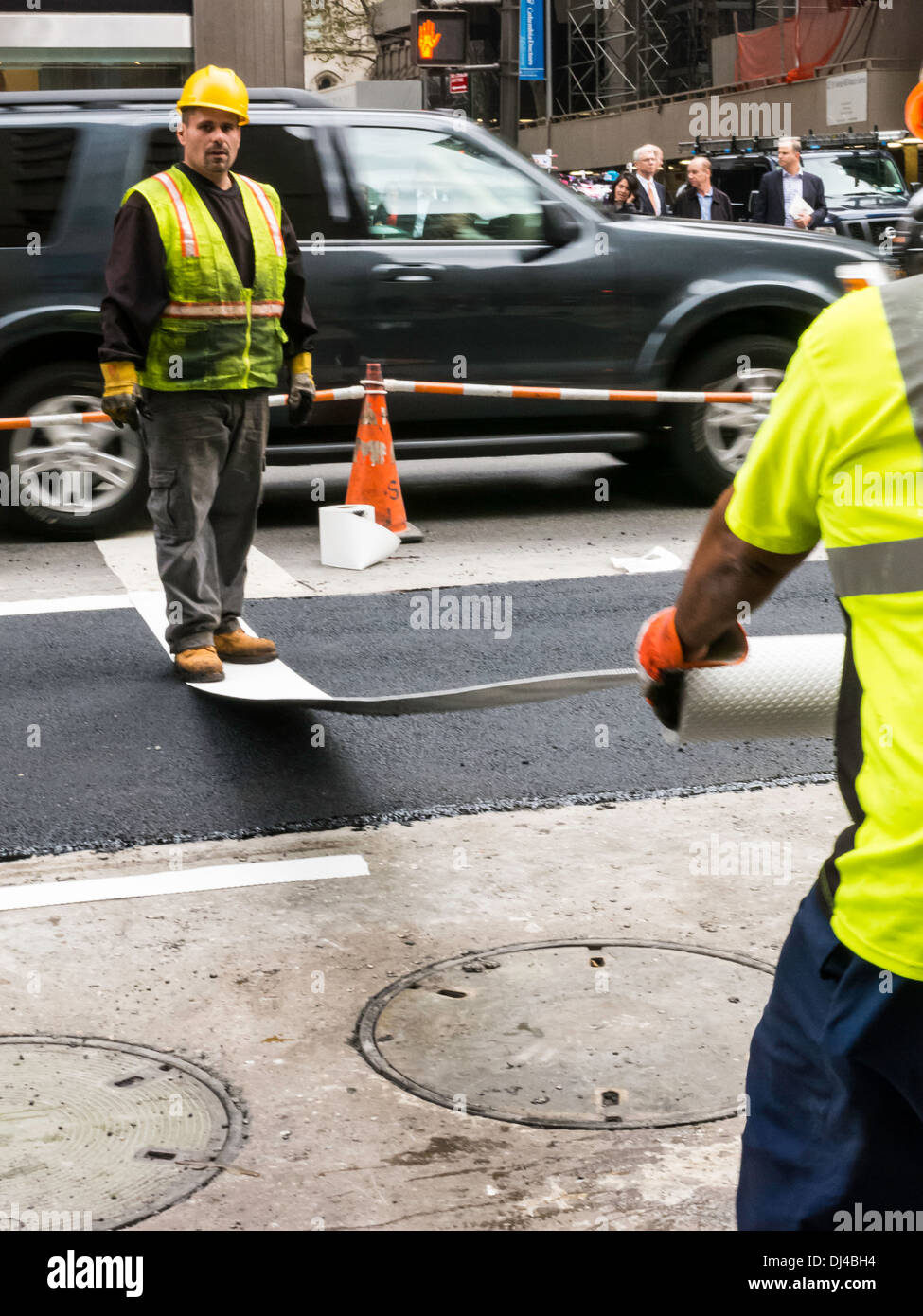 Roadwork Repair on Fifth Avenue, NYC Stock Photo - Alamy
