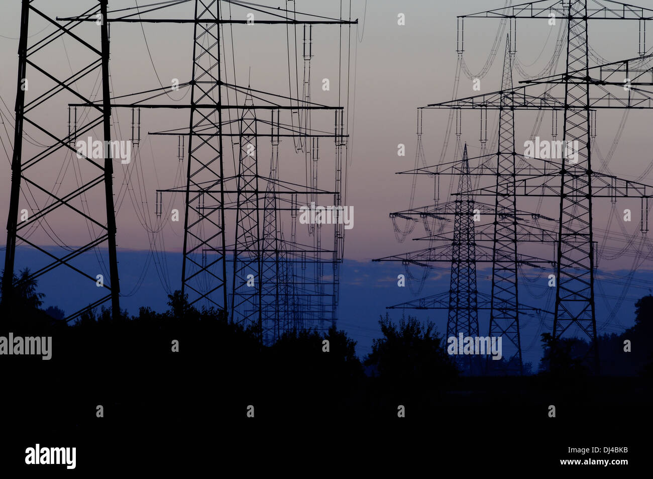 Overhead transmission system hi-res stock photography and images - Alamy