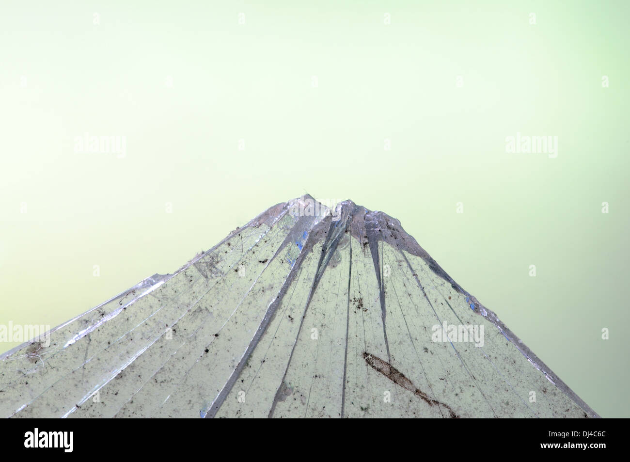 Glass of shard hi-res stock photography and images - Alamy