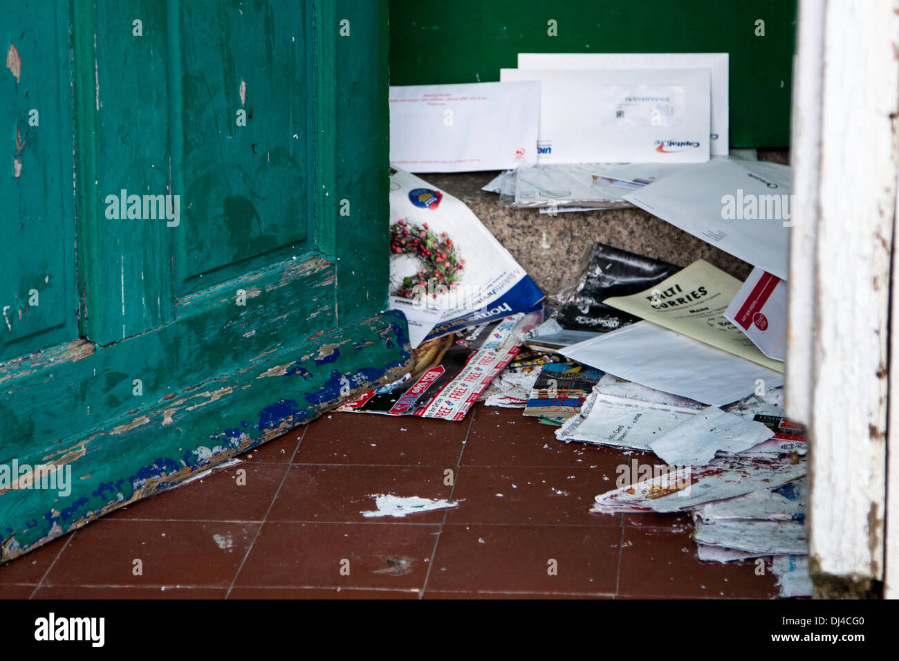 Rubbish mail hi-res stock photography and images - Alamy