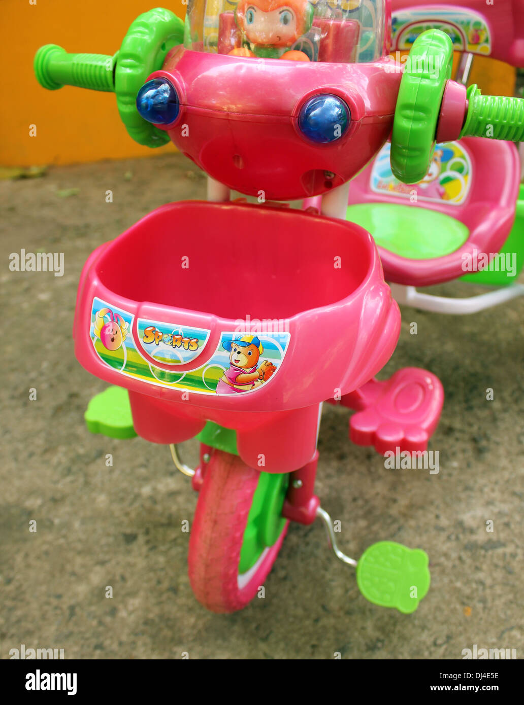 Play cycle hi-res stock photography and images - Alamy