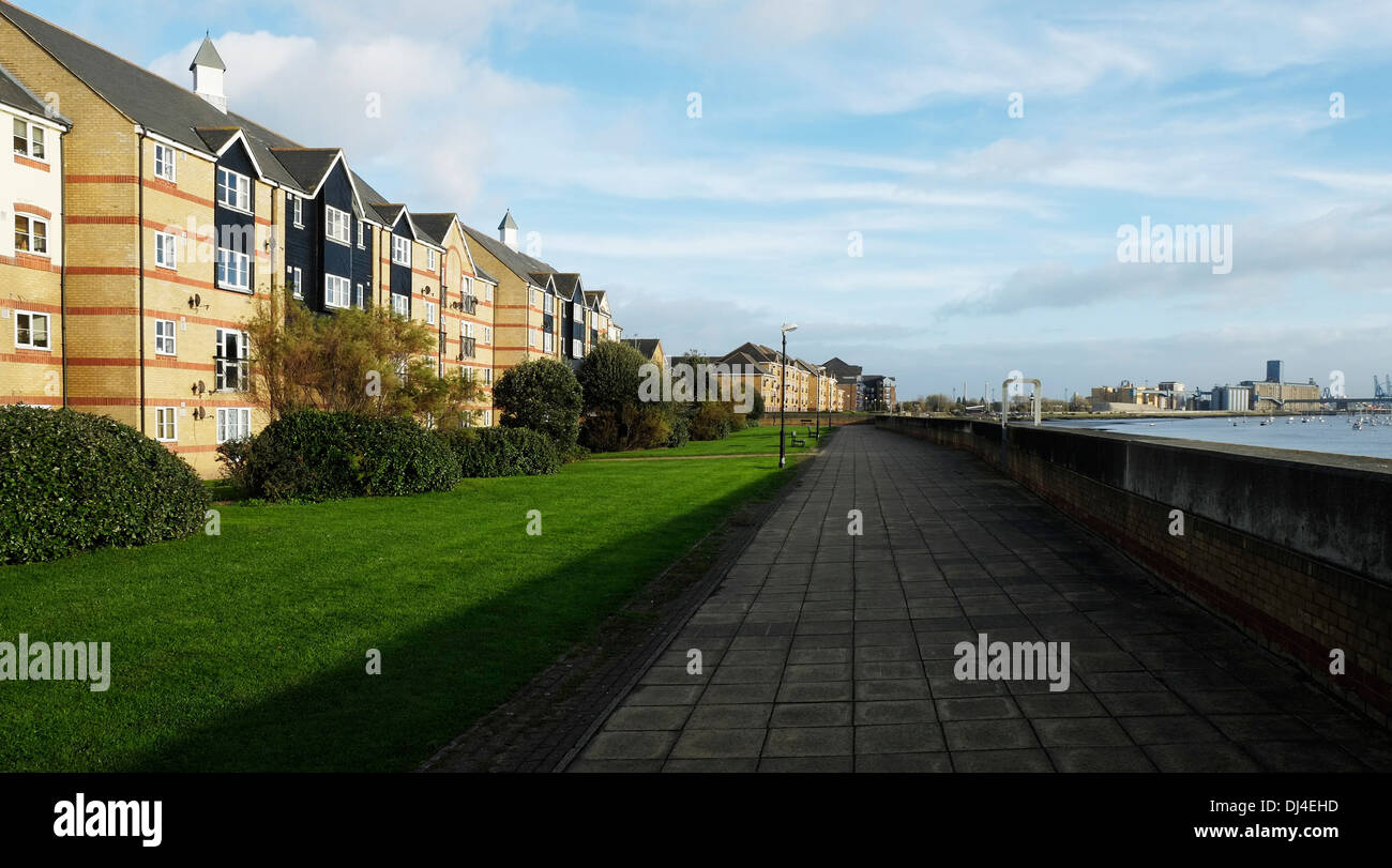Riverside housing overlooking the River Thames Stock Photo - Alamy