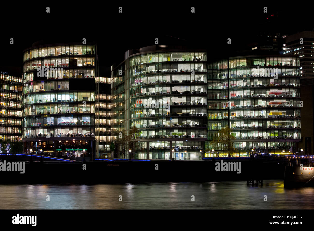 Thameside development hi-res stock photography and images - Alamy