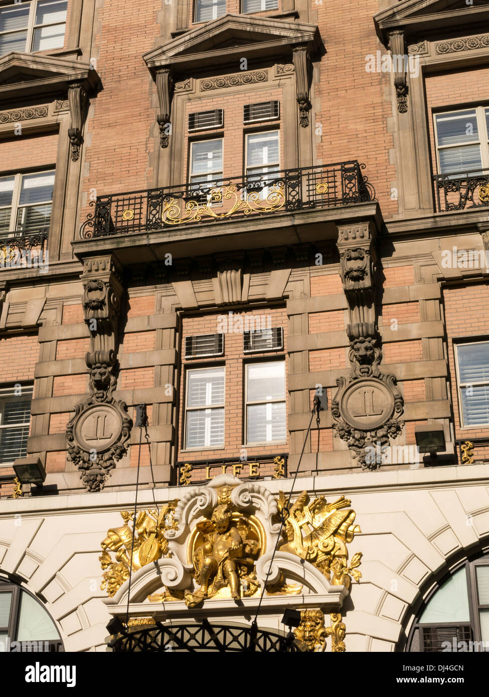 The sun herald sign hi-res stock photography and images - Alamy