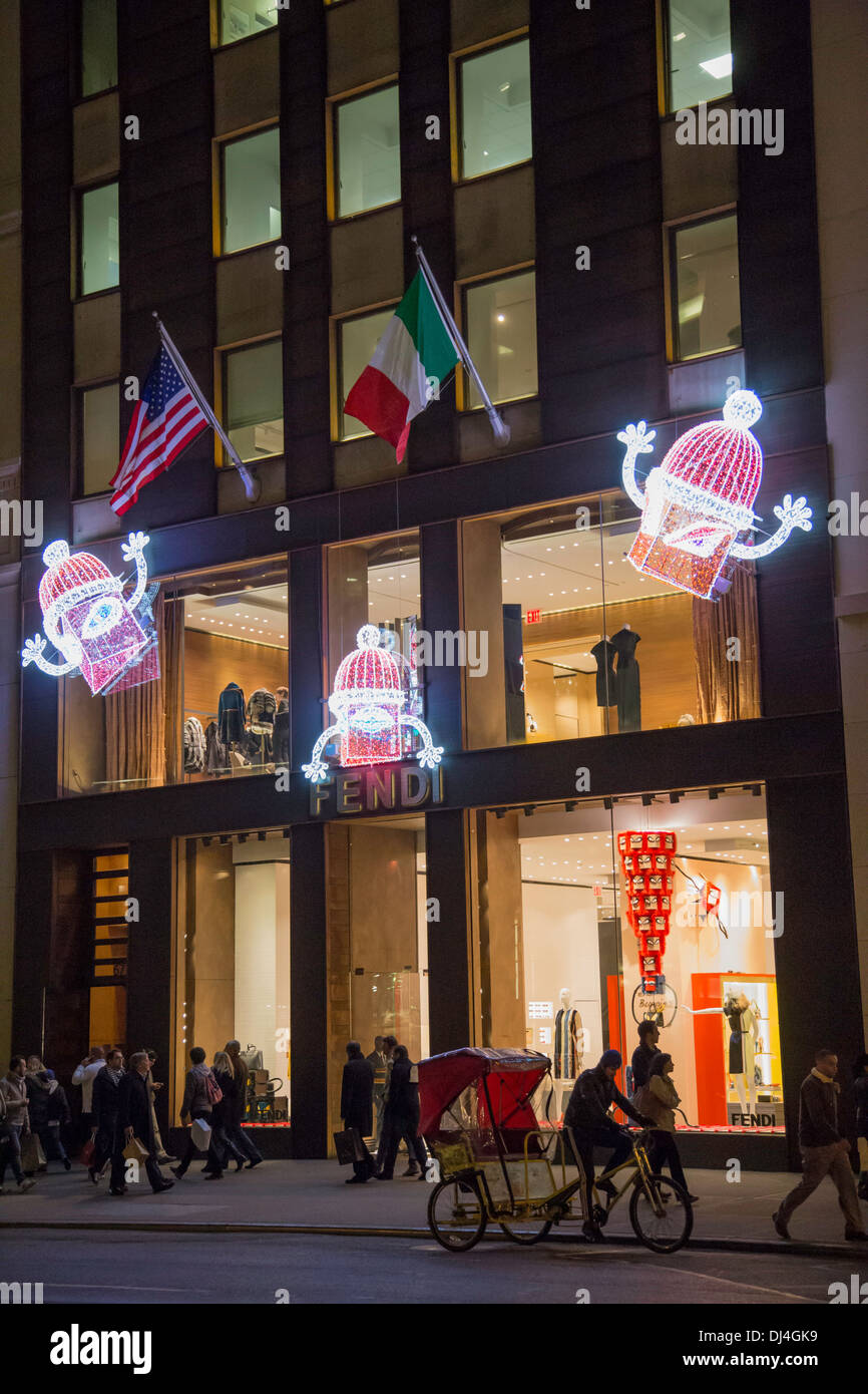 677 fifth avenue hi-res stock photography and images - Alamy