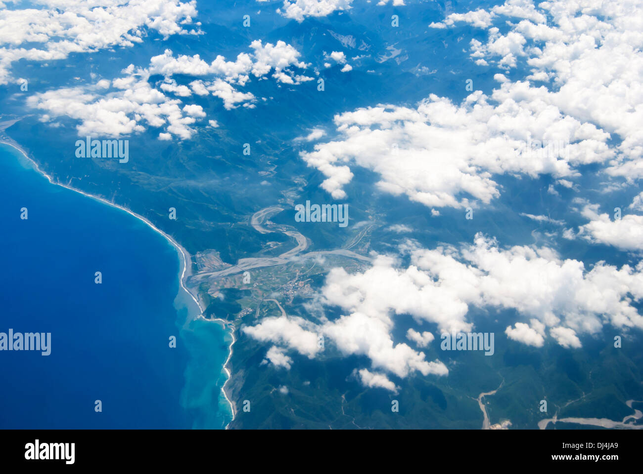 Land and ocean hi-res stock photography and images - Alamy