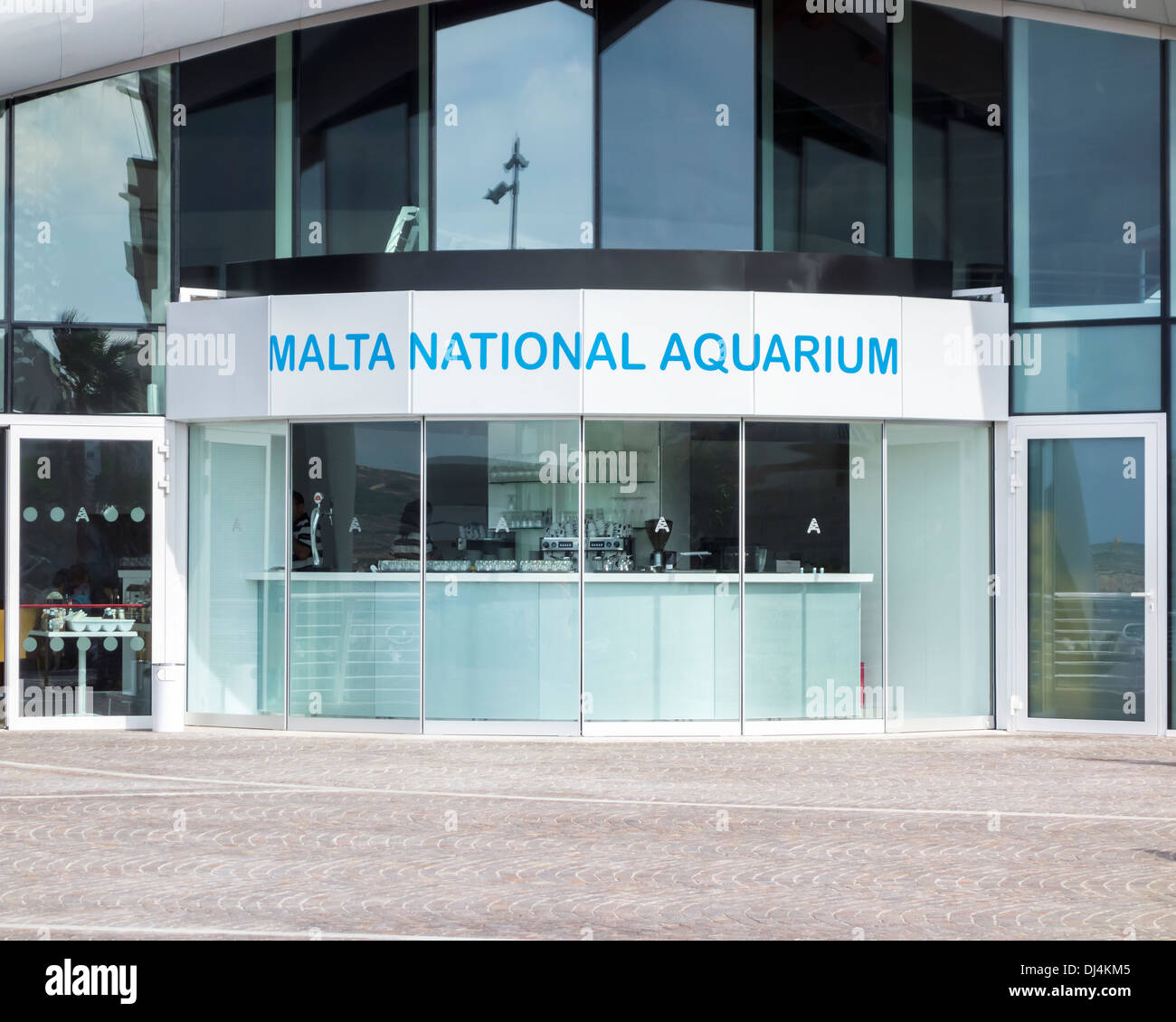 Mta logo hi-res stock photography and images - Alamy