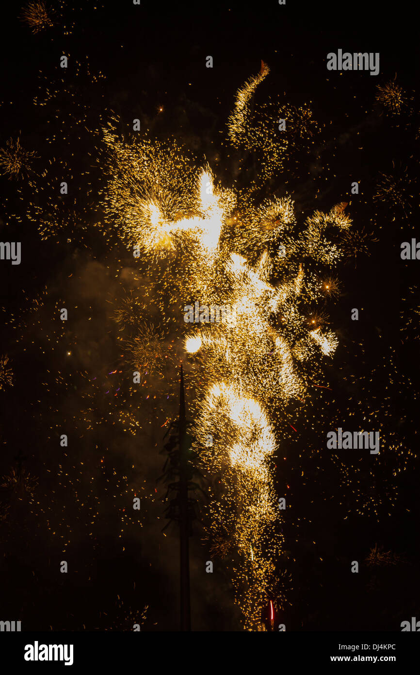 Chinese fireworks display hi-res stock photography and images - Alamy