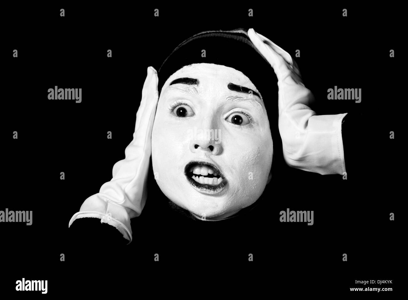 Mime artist white face paint hi-res stock photography and images - Alamy