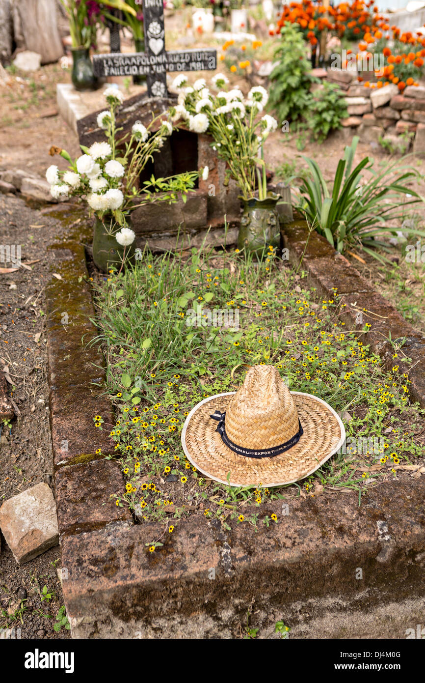 Cowboy graves hi-res stock photography and images - Alamy