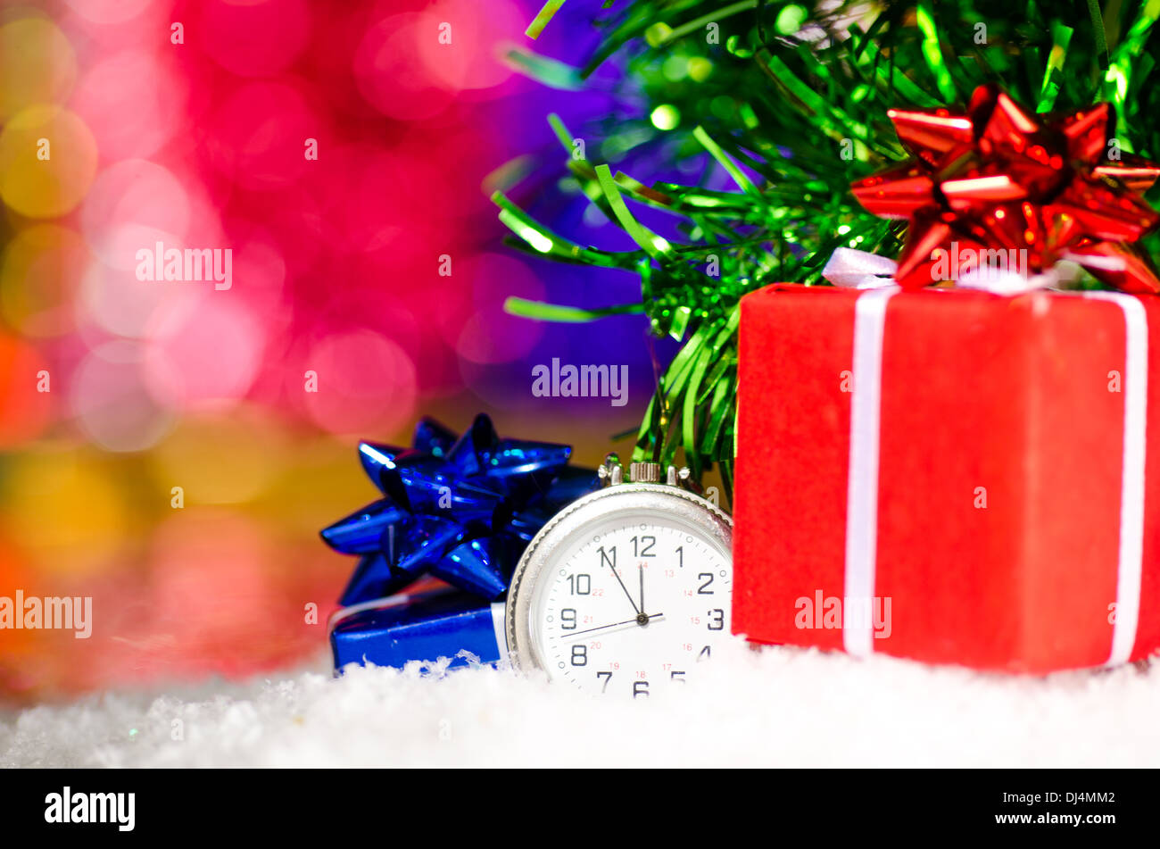 Ticking clock hi-res stock photography and images - Alamy