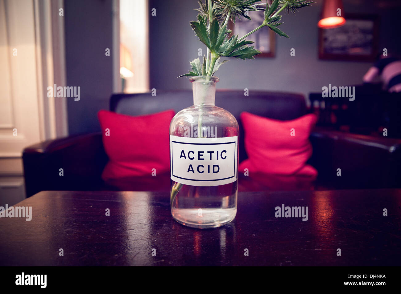 Acetic acid hi-res stock photography and images - Alamy