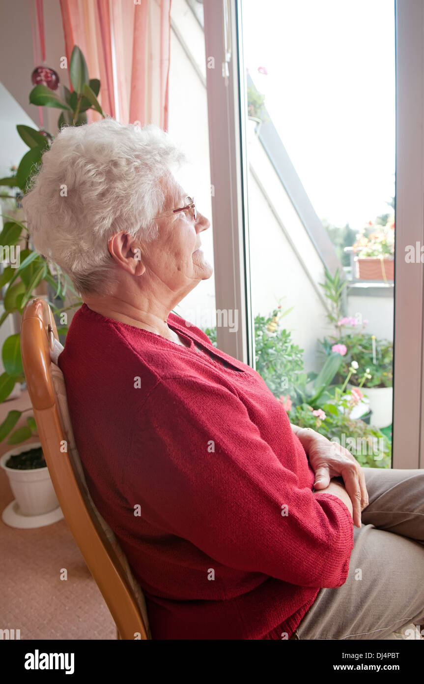 lonely old woman Stock Photo - Alamy lonely old woman Stock Photo - Alamy