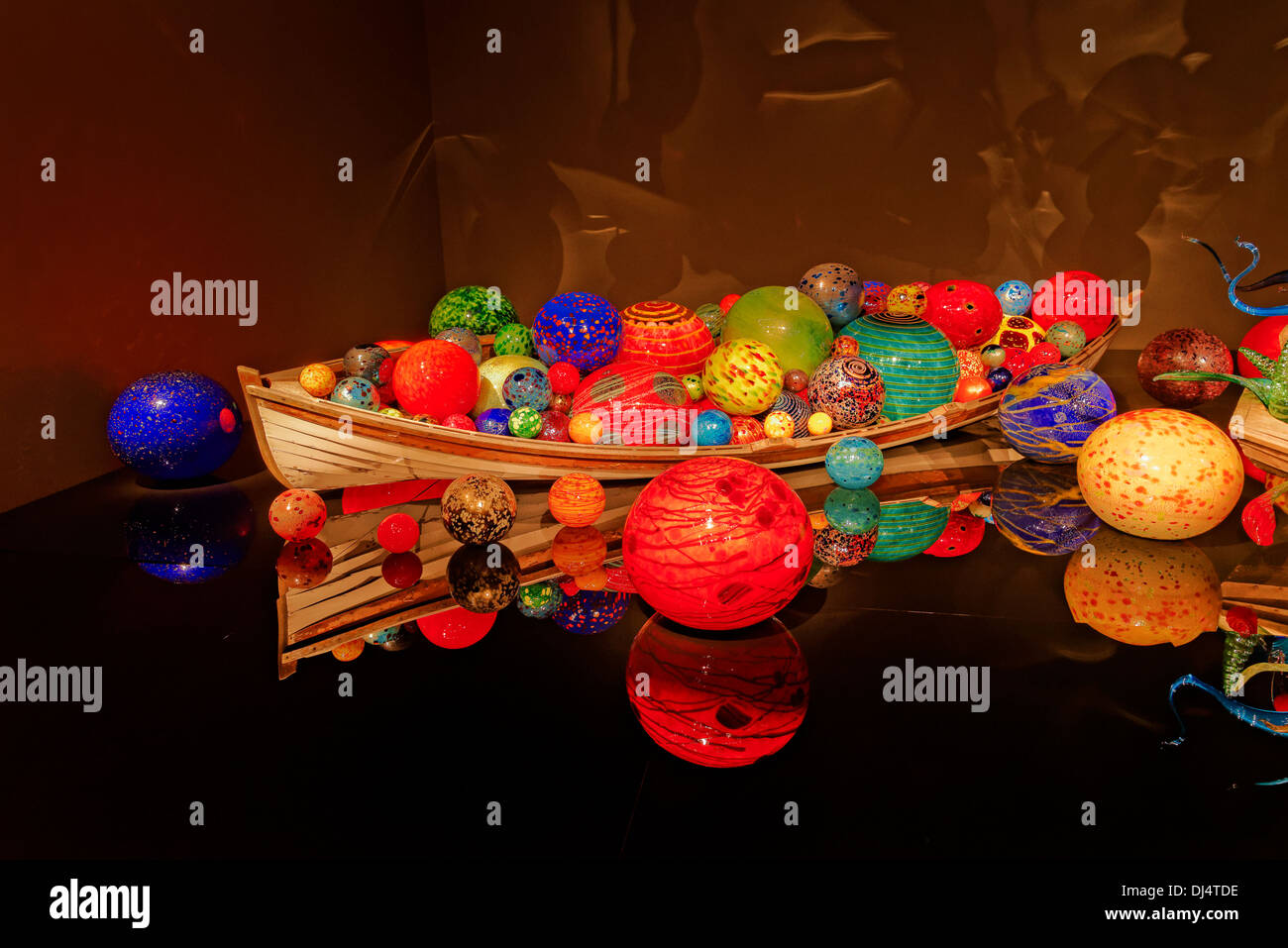 Chihuly Float Boat Stock Photos & Chihuly Float Boat Stock Images - Alamy