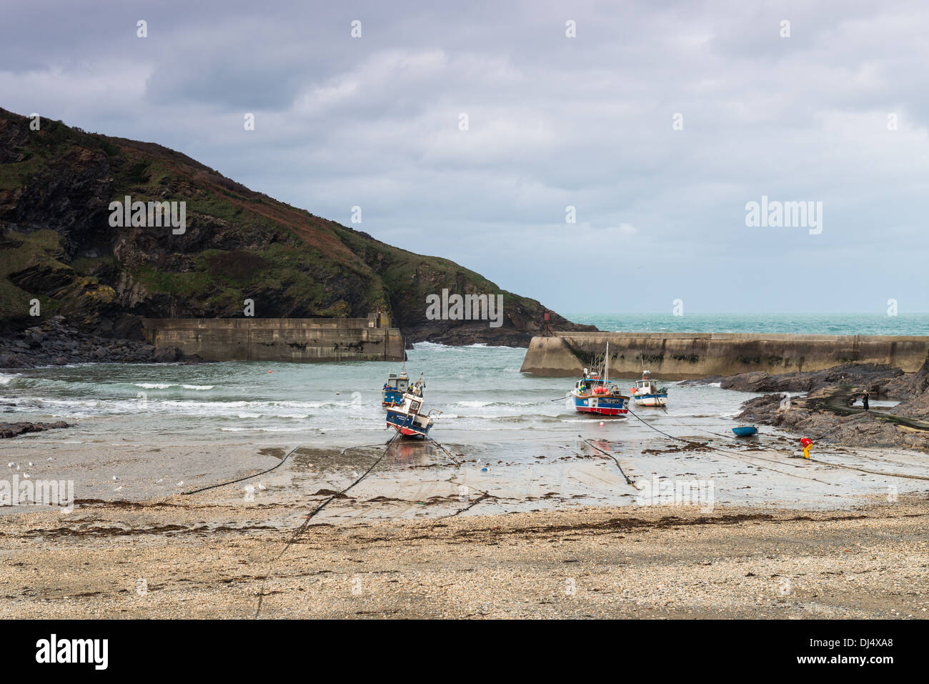Fishing boat in the harbour of Port Isaac Cornwall Stock Photo - Alamy
