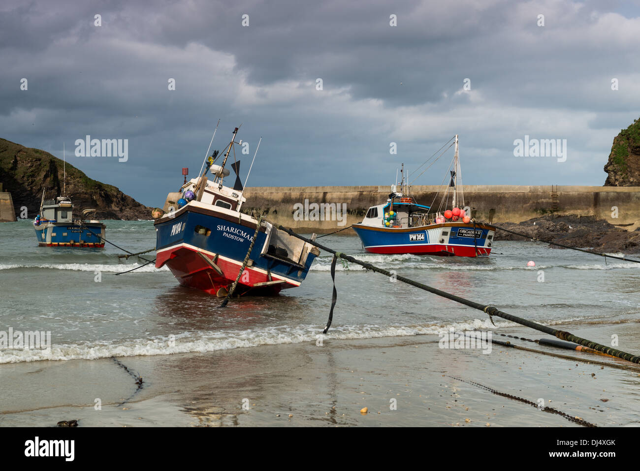 Fishing boat in the harbour of Port Isaac Cornwall Stock Photo ...
