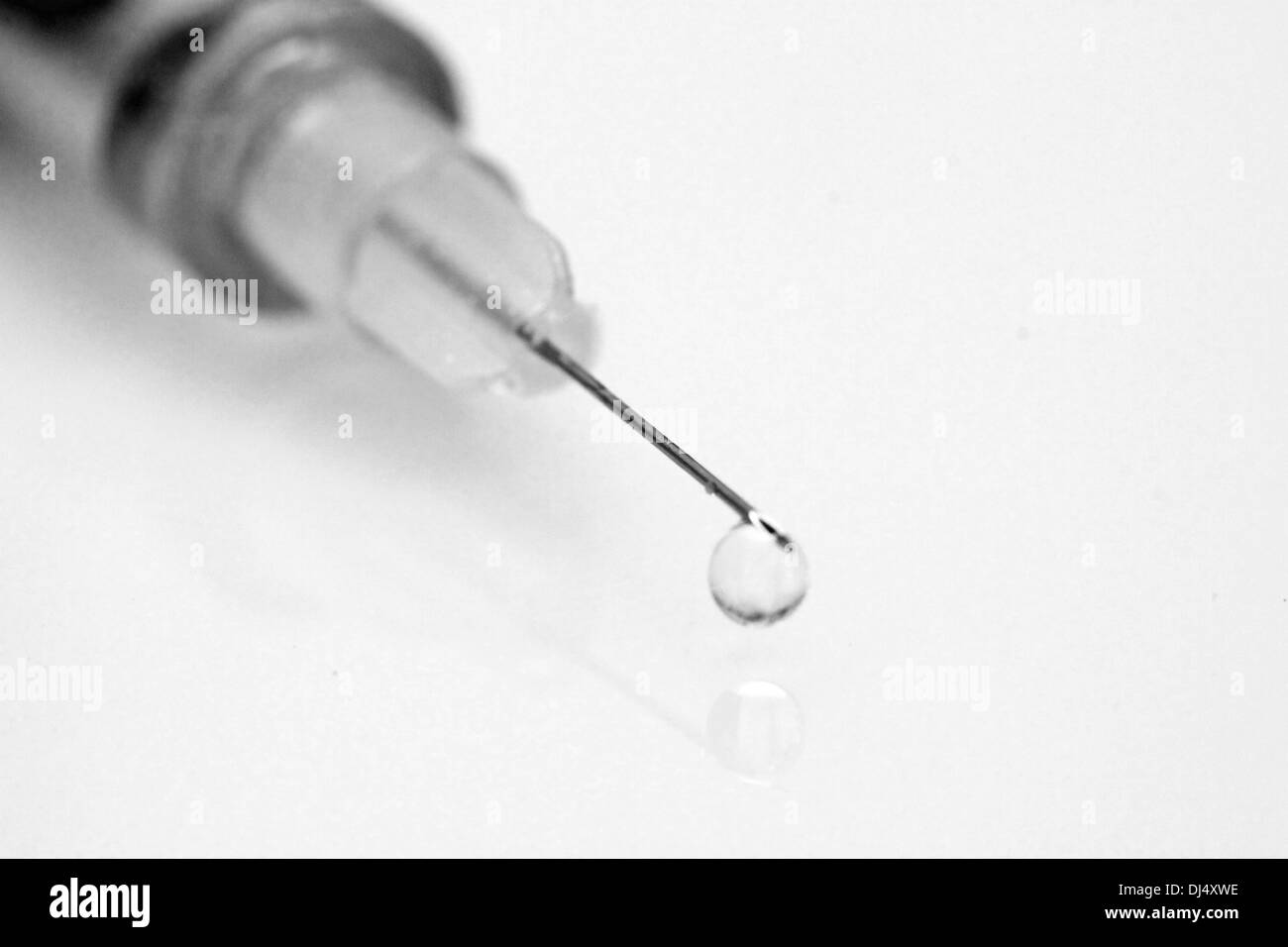 Injection hypodermic needle Black and White Stock Photos & Images - Alamy