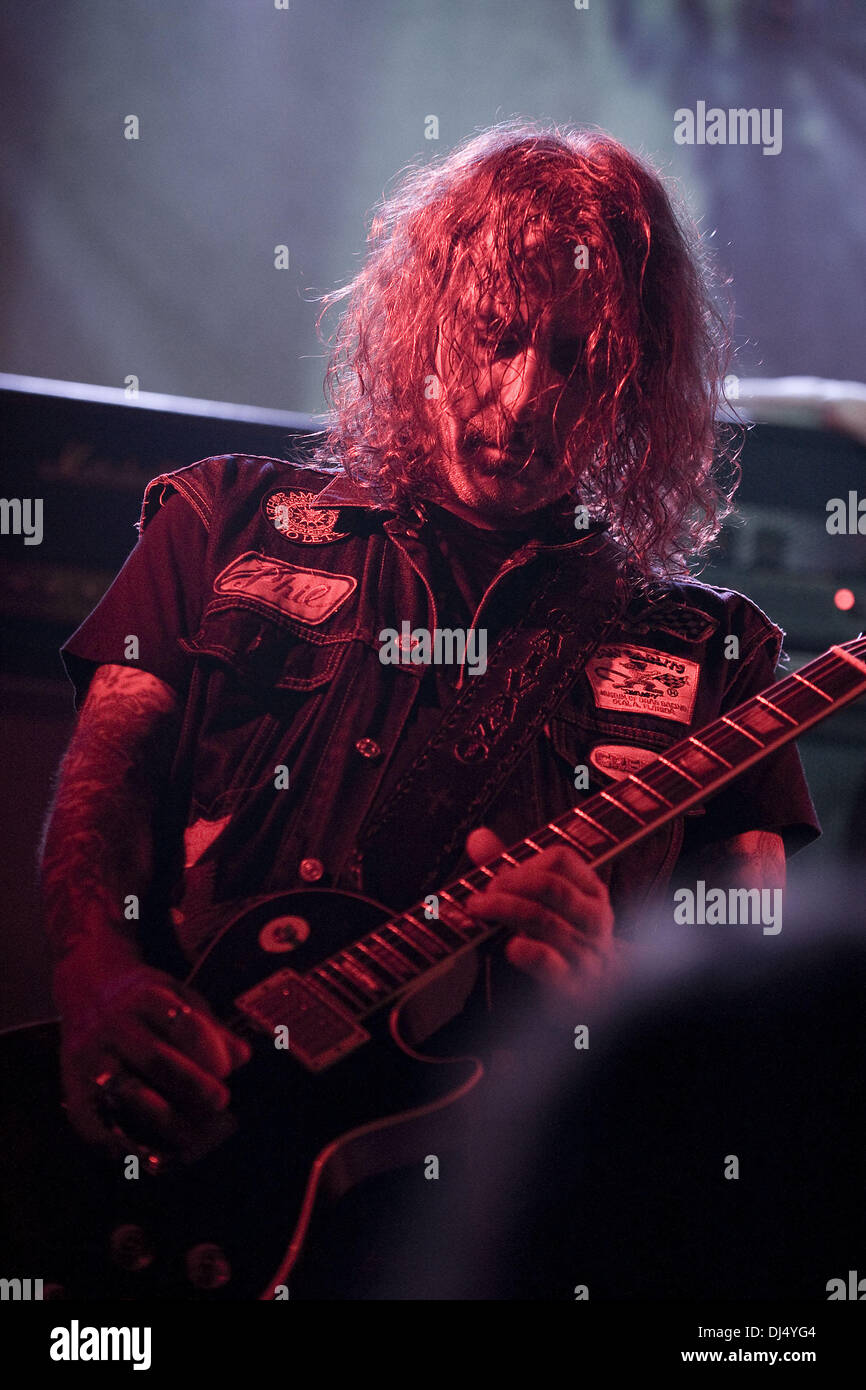 Chicago, Illinois, USA. 21st Nov, 2013. Phil Caivano of Monster Magnet ...