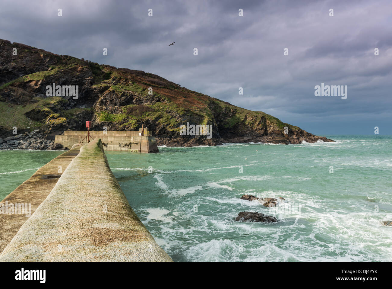 Sea defences, harbour of Port Isaac, Cornwall Stock Photo - Alamy