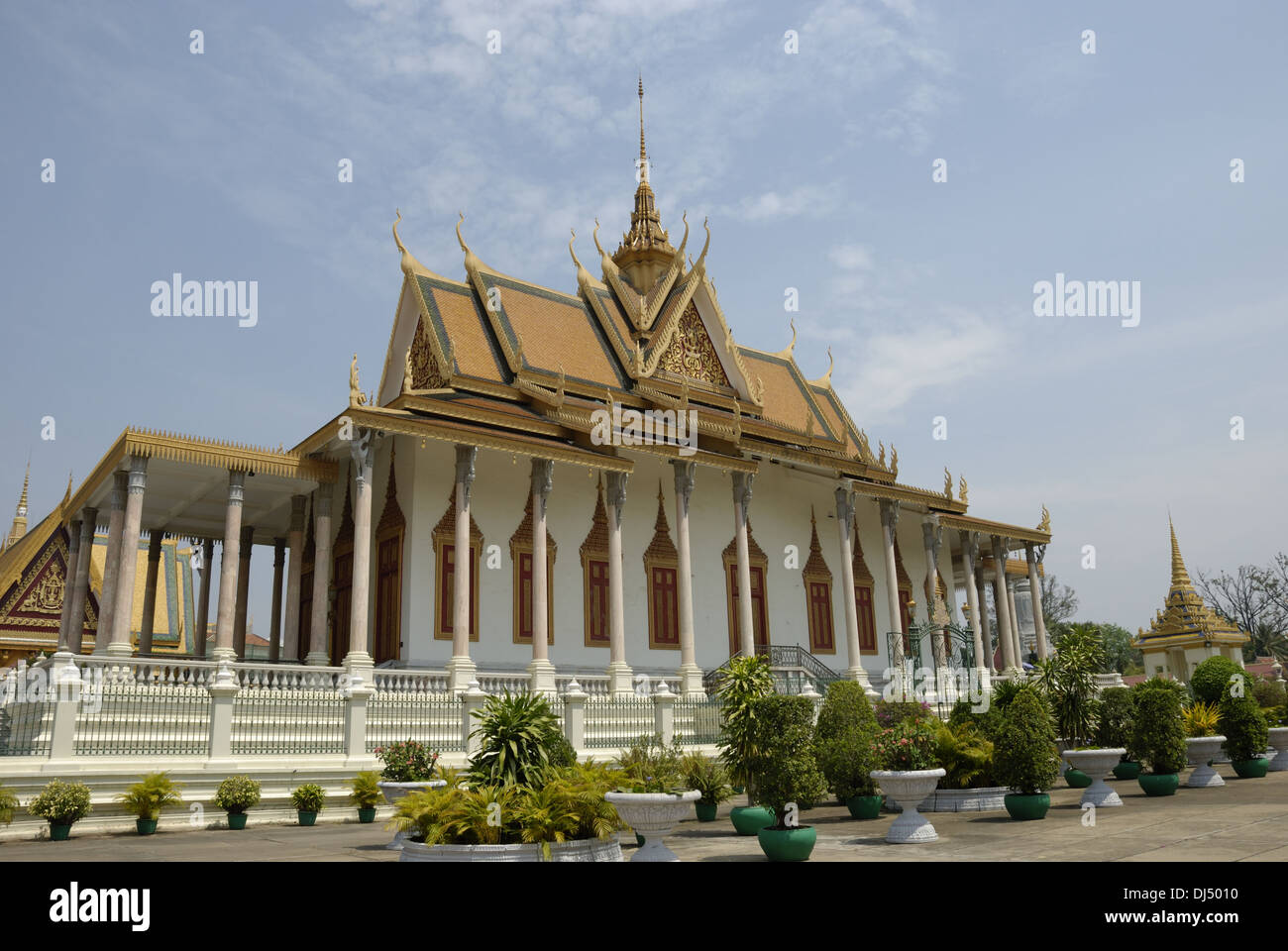 Silver Pagoda in Phnom Penh Stock Photo - Alamy