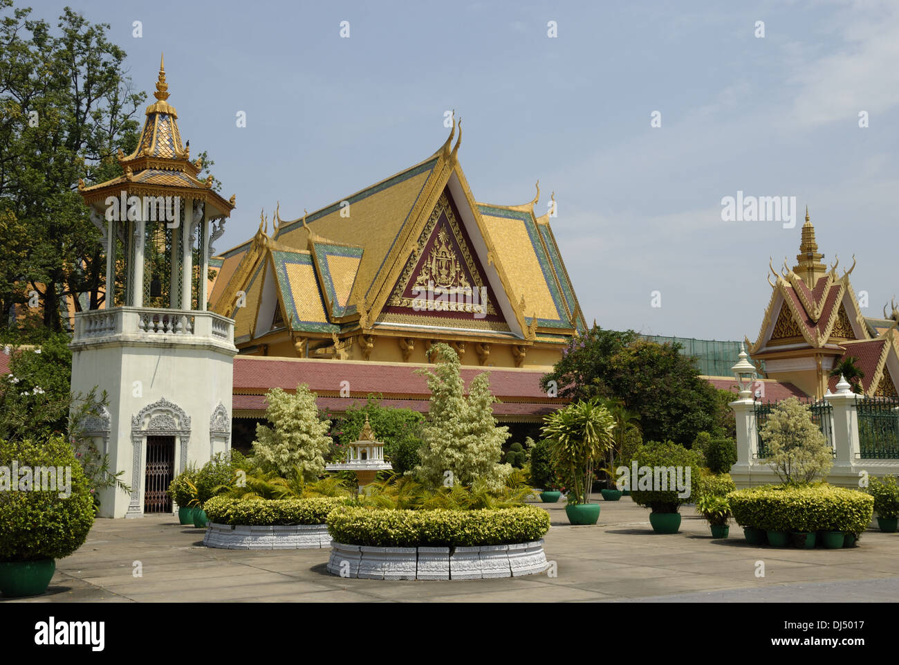 Royal Palace in Phnom Penh Stock Photo - Alamy