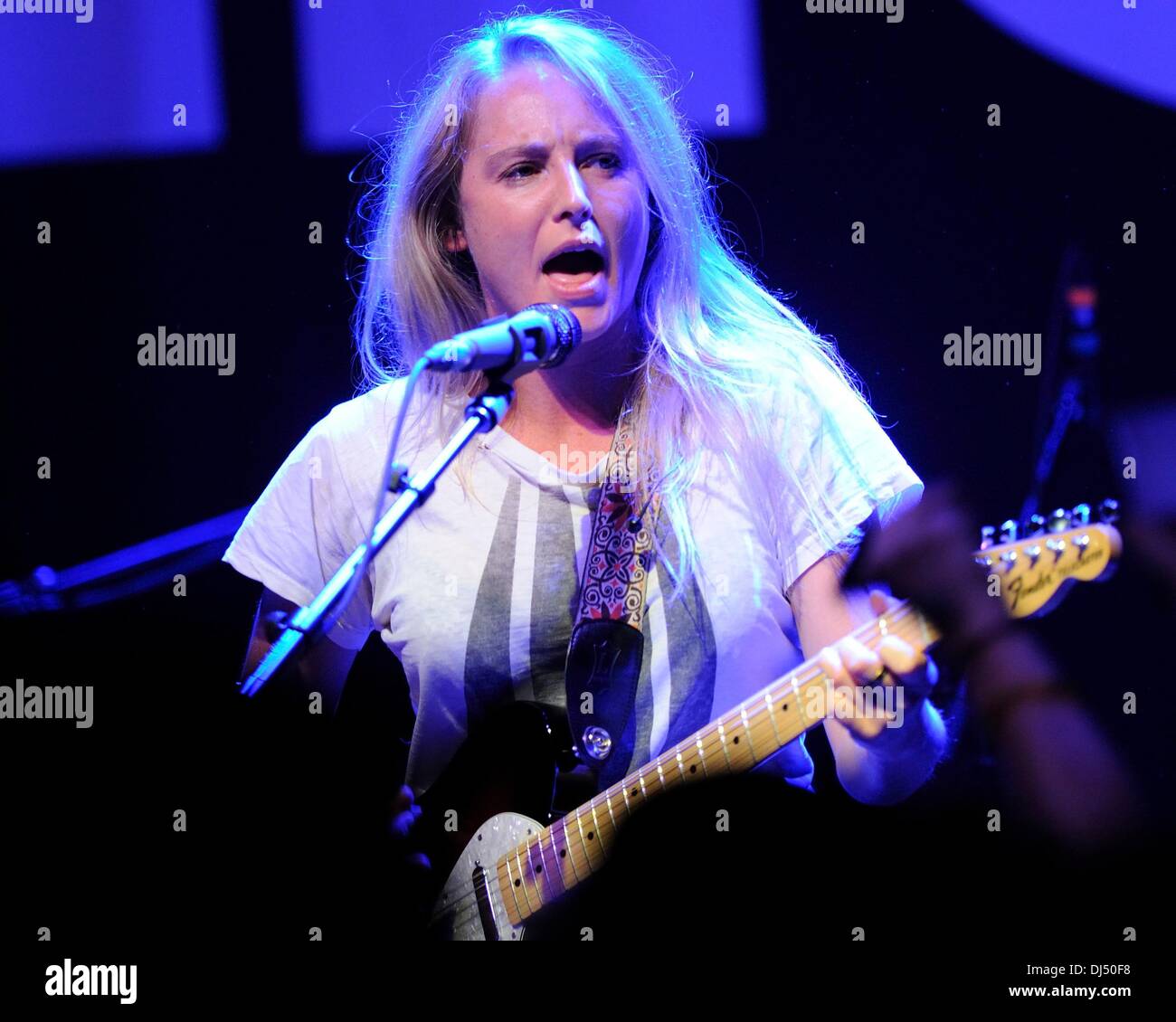 Toronto, Canada. 21st Nov 2013. American folk rock artist LISSIE ...