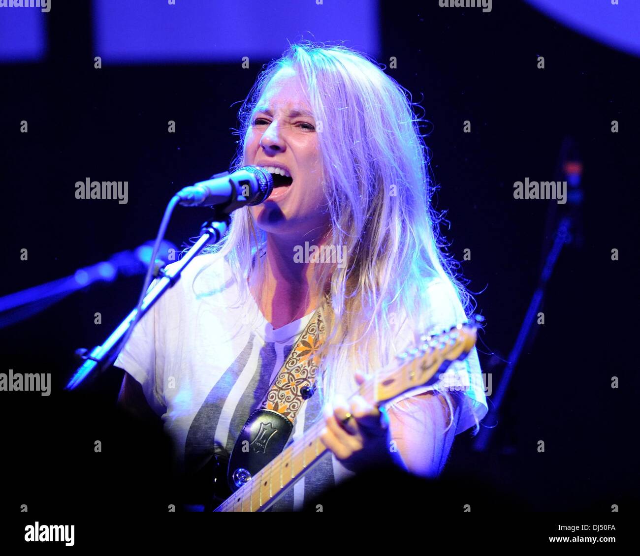 Lissie singer hi-res stock photography and images - Alamy