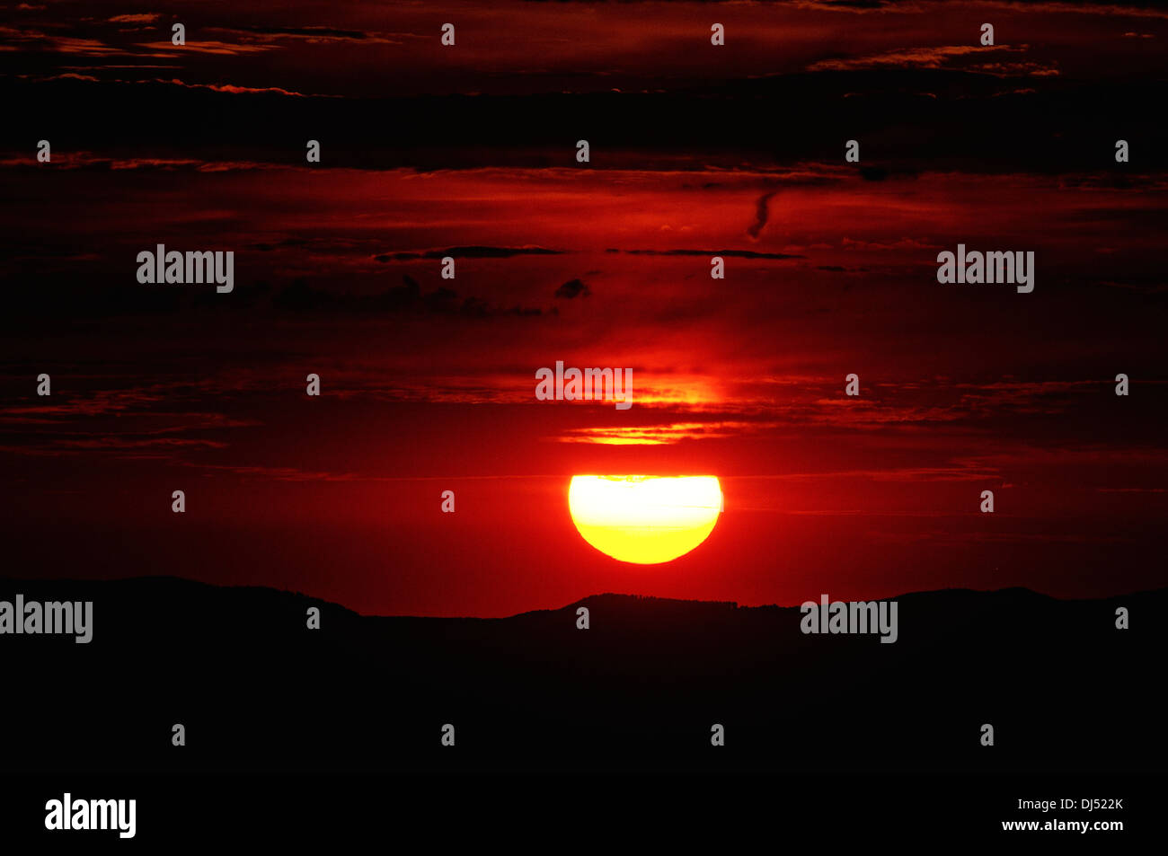 Disappear the sun hi-res stock photography and images - Alamy