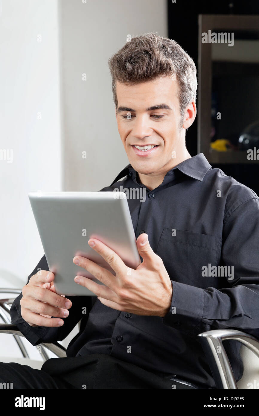 Happy salon client hi-res stock photography and images - Alamy