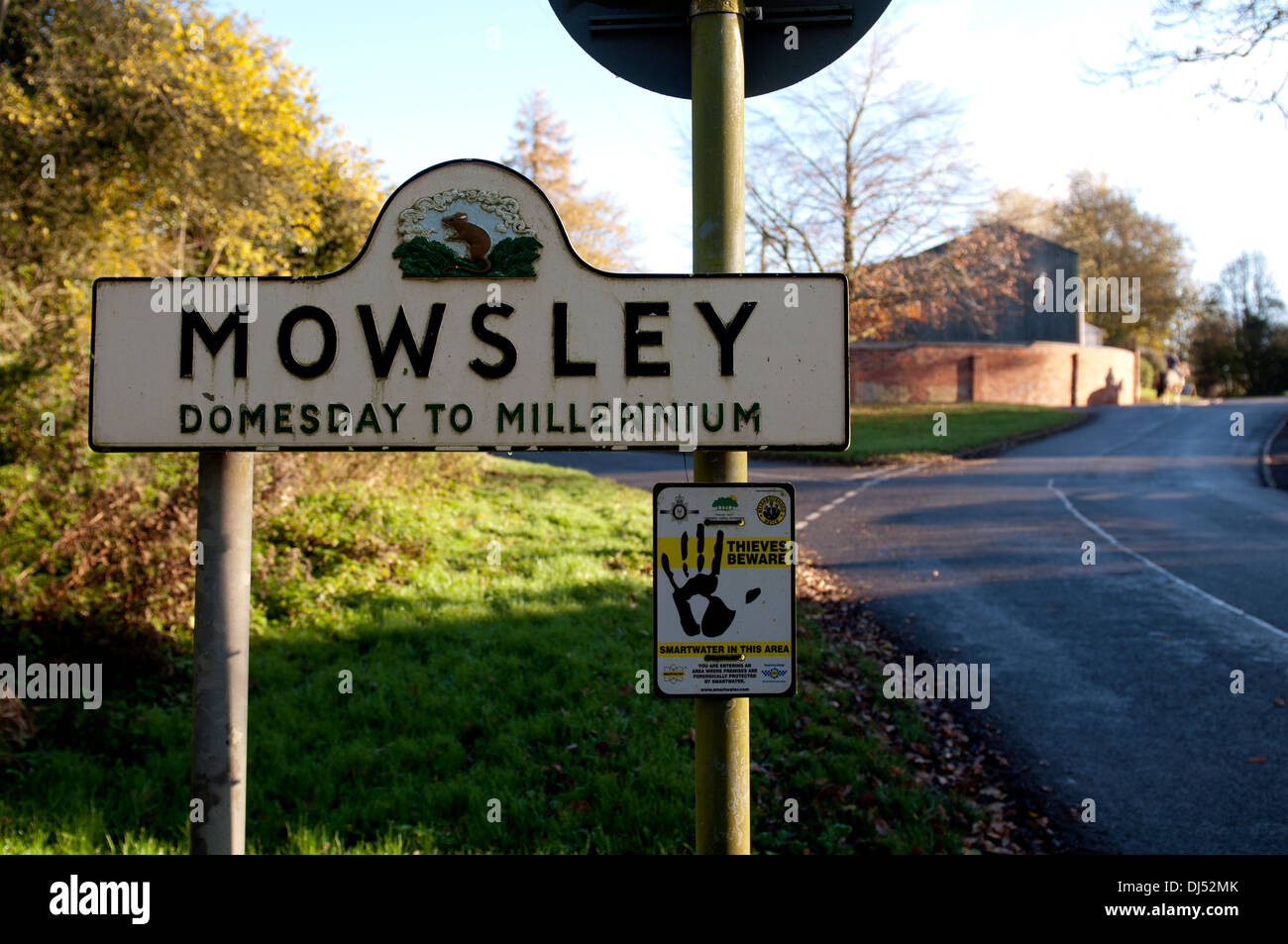 Leicestershire village village signs hi-res stock photography and ...
