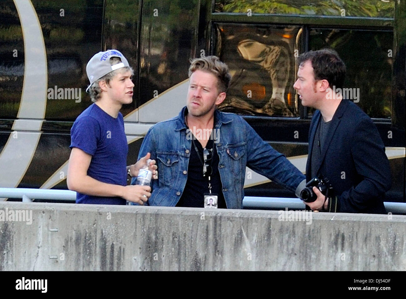 One direction backstage in hi-res stock photography and images - Alamy