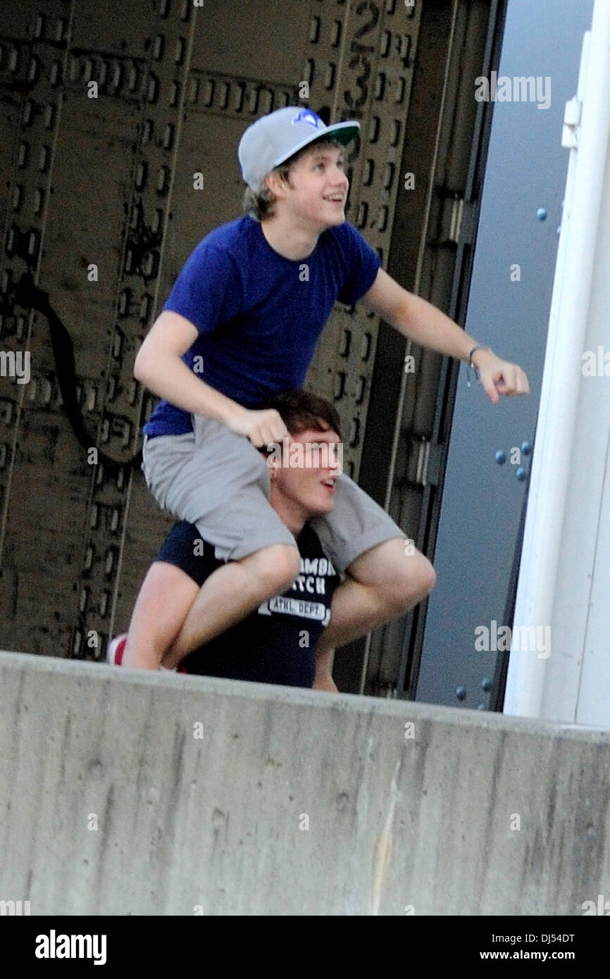 Niall Horan and Josh Devine One Direction at the backstage of the ...