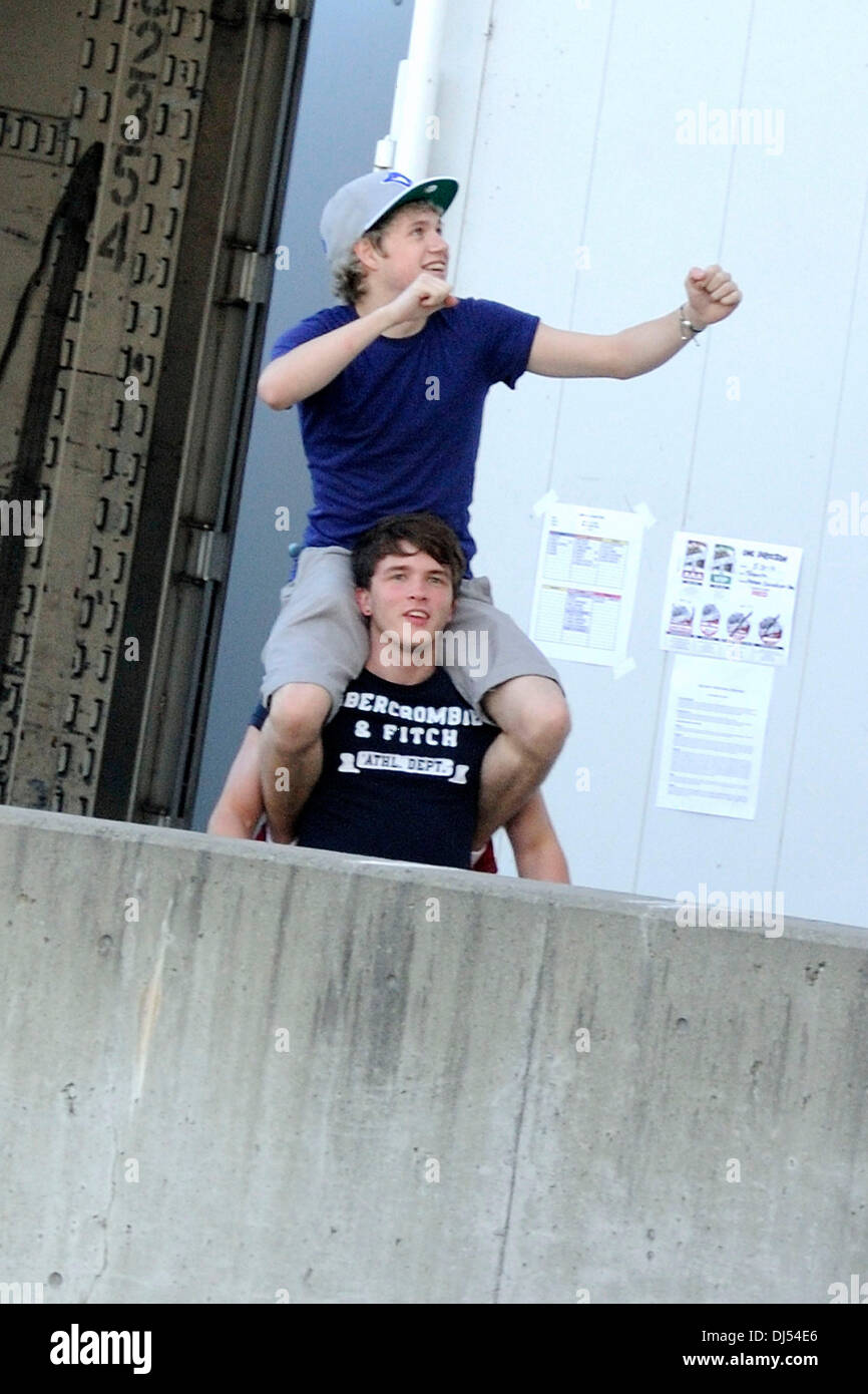 Niall Horan and Josh Devine One Direction at the backstage of the ...