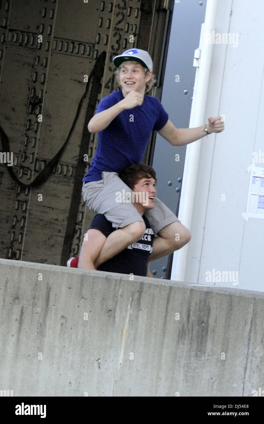 Niall Horan and Josh Devine One Direction at the backstage of the ...