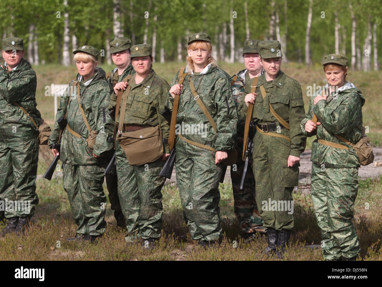Female soldiers during a 'survival course' at the Russian Armed Forces ...