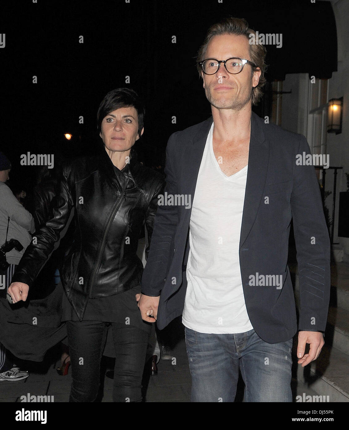 Guy Pearce and his wife Kate Mestitz visit 34 restaurant for a late ...