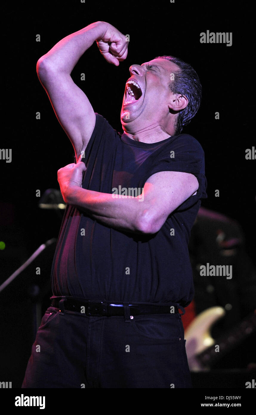 Bowzer Bowzer's Rock 'N Roll Party at Hard Rock Live! in the Seminole ...