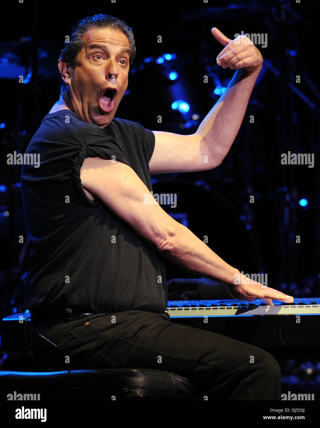 Bowzer hi-res stock photography and images - Alamy