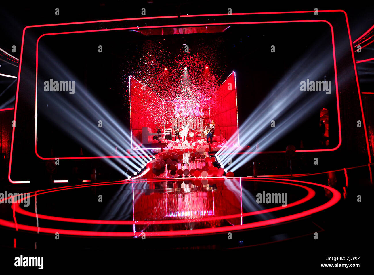 Jack antonoff fun hi-res stock photography and images - Alamy