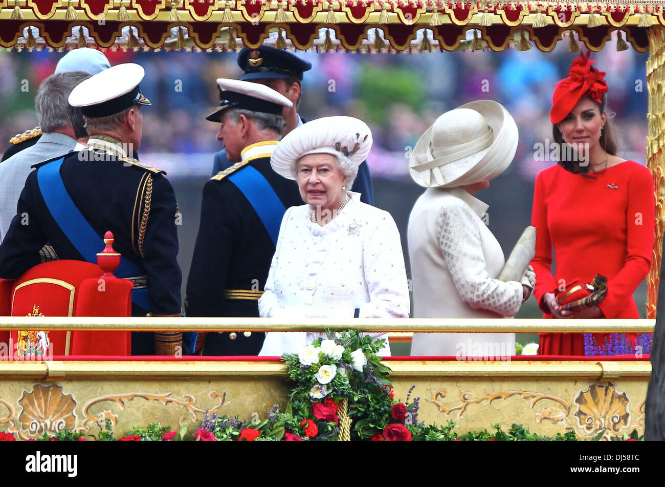Queen duke of edinburgh pageant river hi-res stock photography and ...