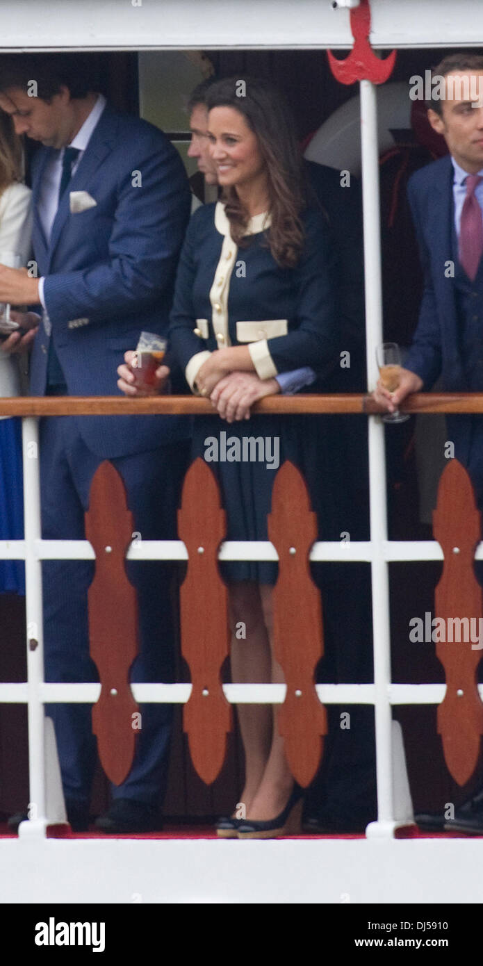 Pippa Middleton The Queen's Diamond Jubilee River Pageant Flotilla ...