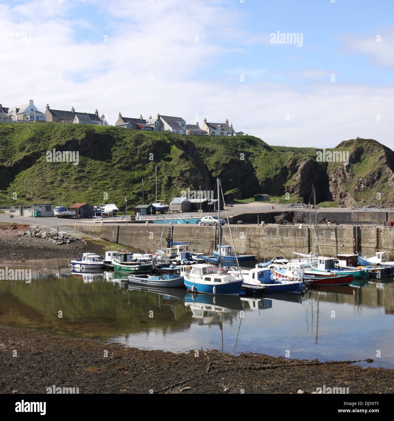 Portknockie harbour hi-res stock photography and images - Alamy