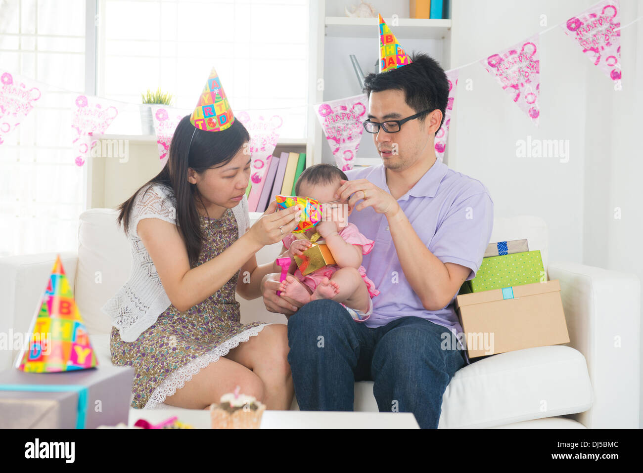 Chinese parenting hi-res stock photography and images - Alamy